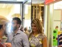 EGO - Com vestido curto, Kelly Key passeia com o marido em shopping no ...