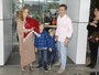 EGO - Angélica deixa maternidade no Rio com Eva no colo: 'Missão ...
